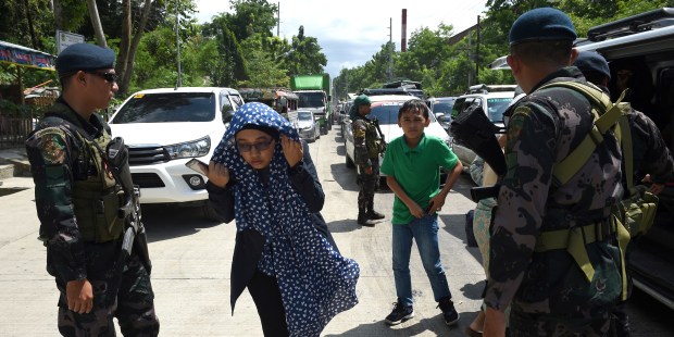 Atak ISIS na Filipinach: przynajmniej 21 zabitych, katolicki ksiądz i ...