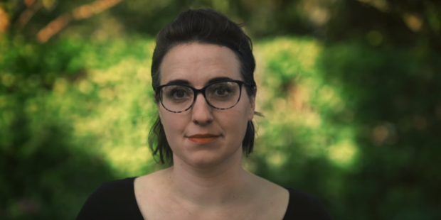 Audrey Assad opublikowała swoją pierwszą piosenkę pt. „Deliverer” z ...