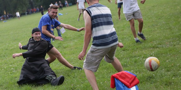 Jak przez sport przyciągnąć młodych ludzi do kościoła