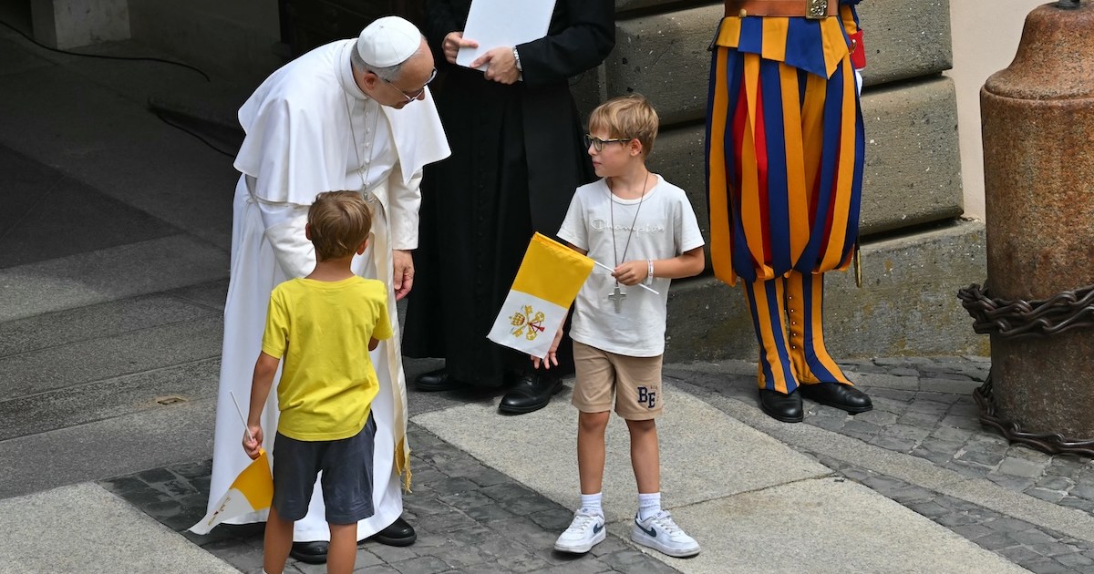 Anioł Pański z Leonem XIV: Postępowanie w prawdzie kosztuje, ale ...